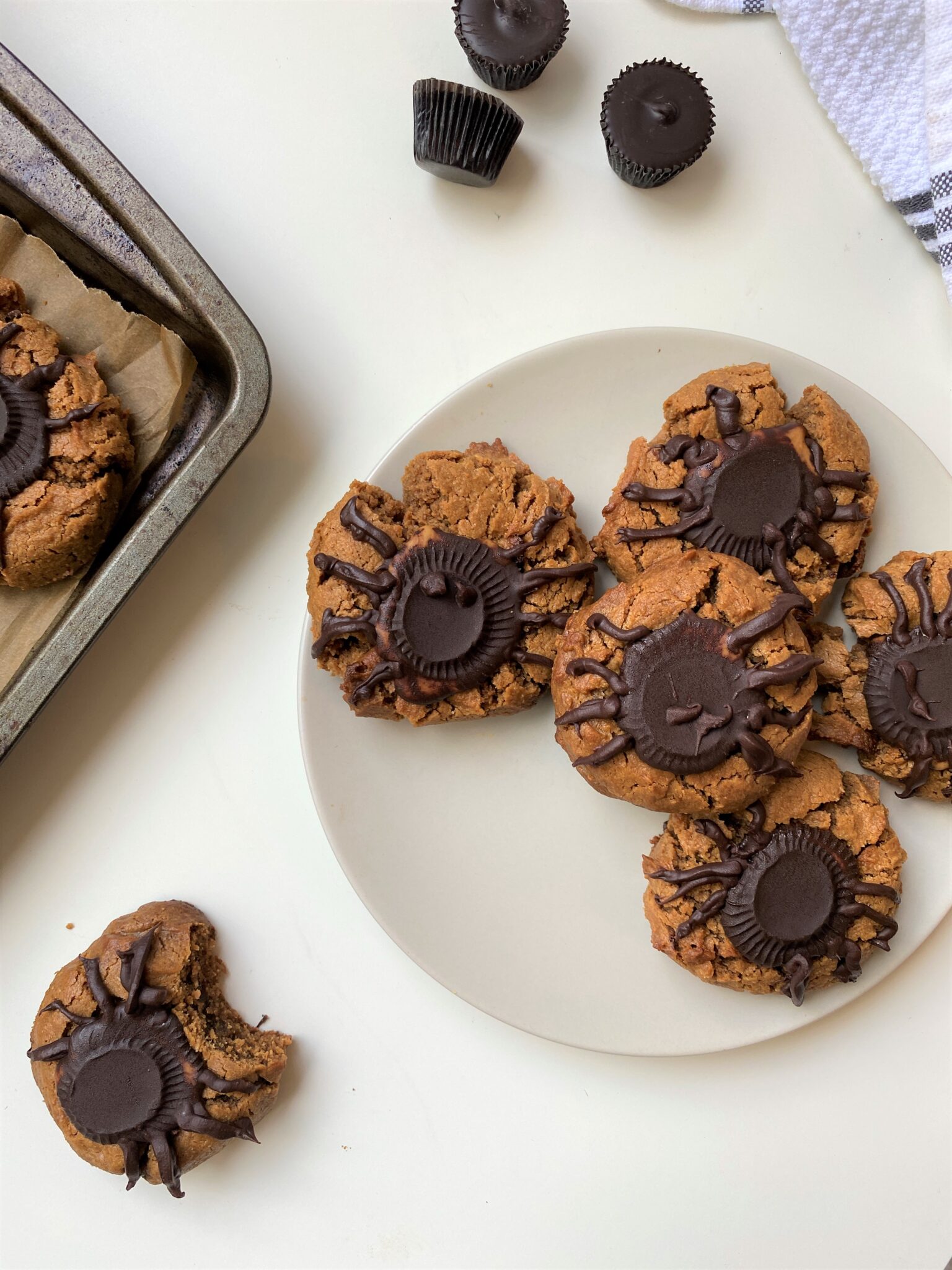 Healthy Ginger Molasses Cookies - The Granola Diaries